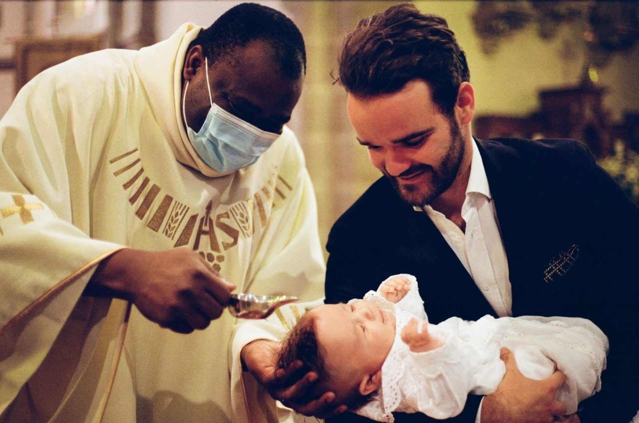 Le baptême des bébés, des enfants en âge scolaire ou des adultes